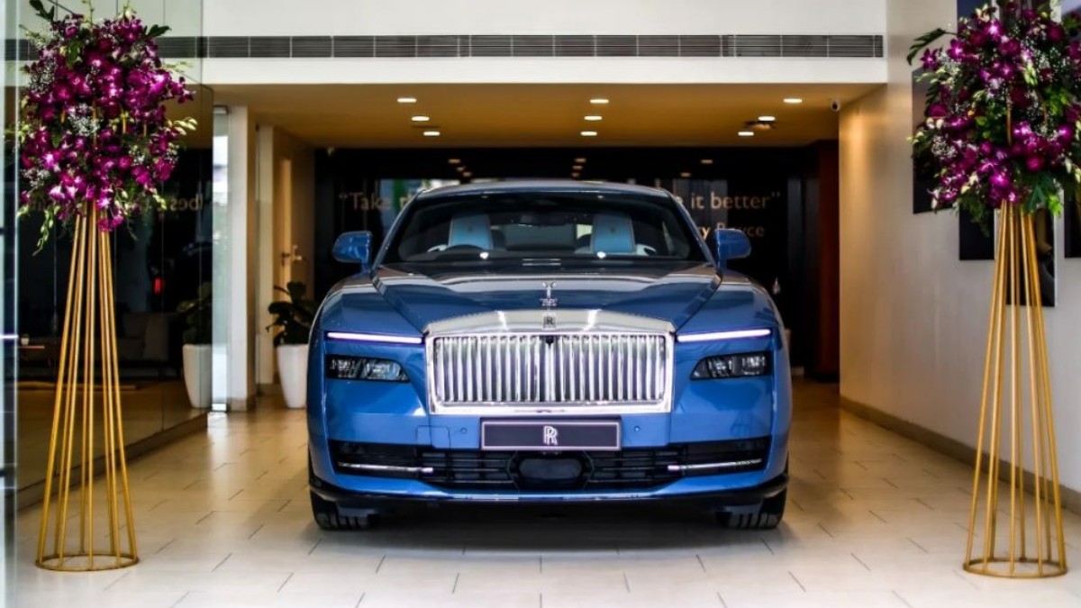 Rolls Royce: చెన్నైలో రోల్స్ రాయిస్ స్పెక్టర్.. అఫీషియల్ లాంచ్‌కి ముందే ...